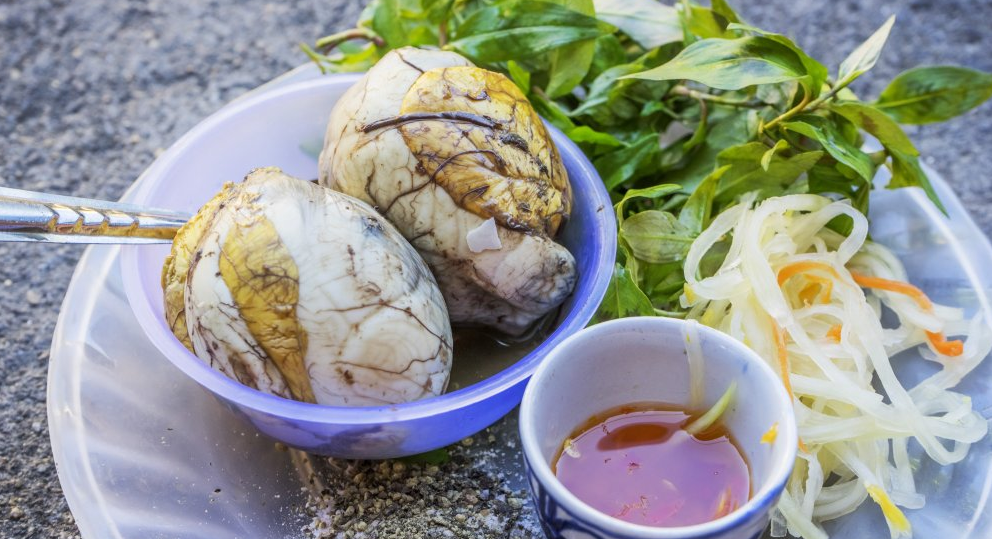Balut Egg, makanan aneh khas Filipina dan Vietnam yang terbuat dari ...