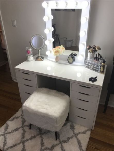23 Perfect Makeup Table Inspiration Design | ARA HOME