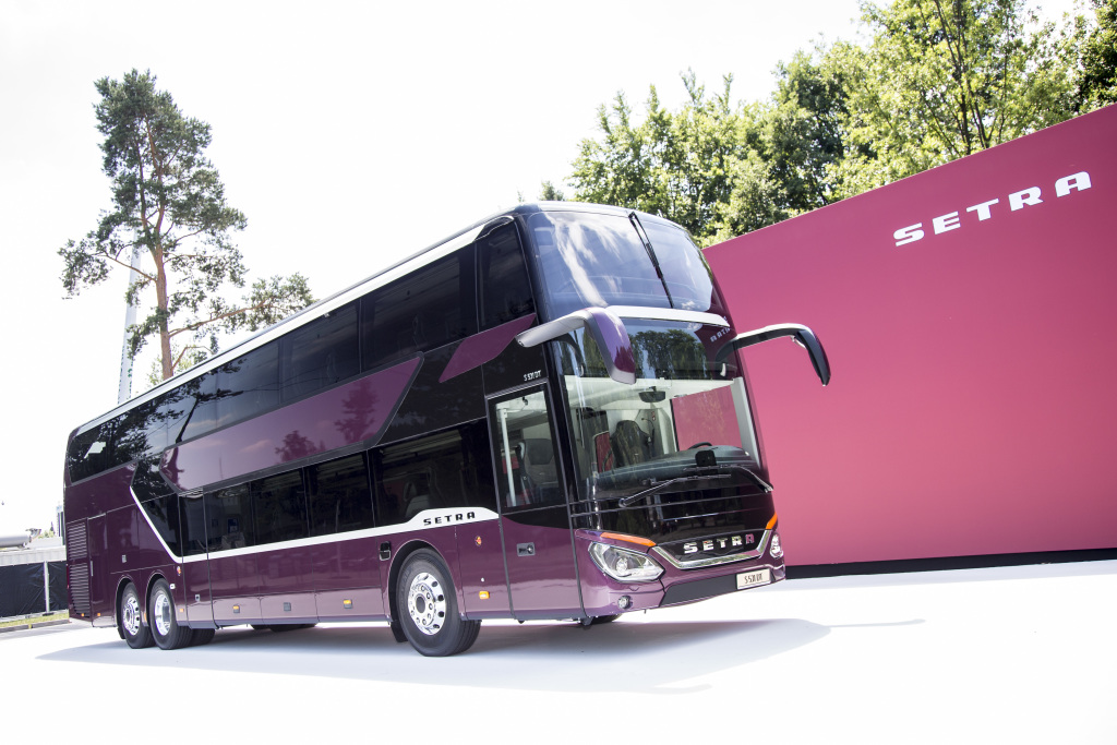 Setra fija puntos de referencia con su nuevo S 531 DT