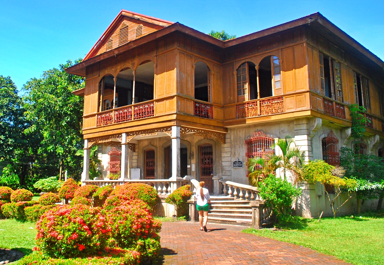 Silay's Heritage District & the Balay Negrense - Nomadic Experiences