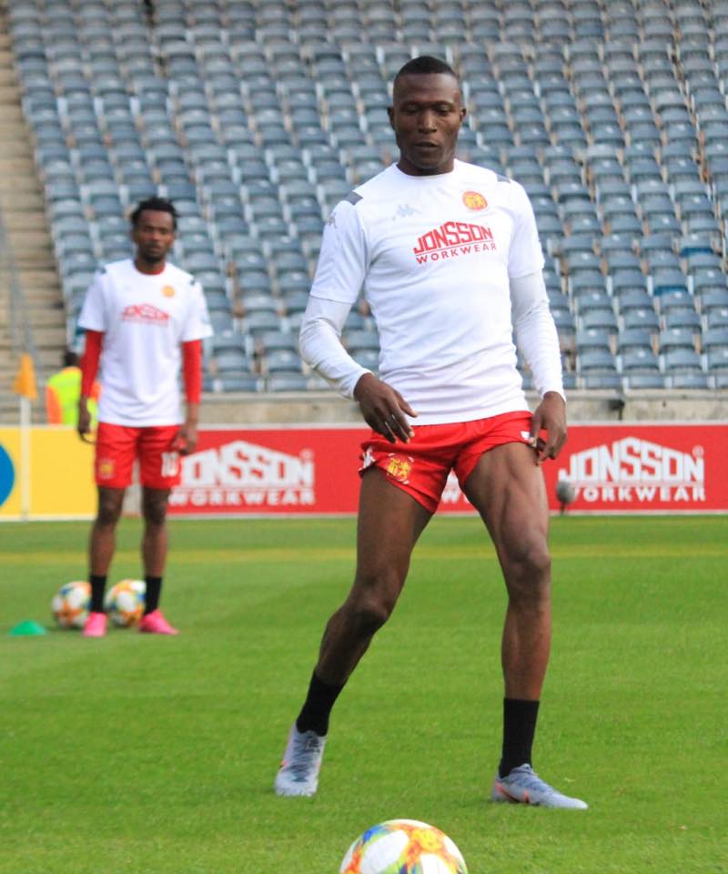 WATCH : SINGING FOOTIE STAR | Mafaro