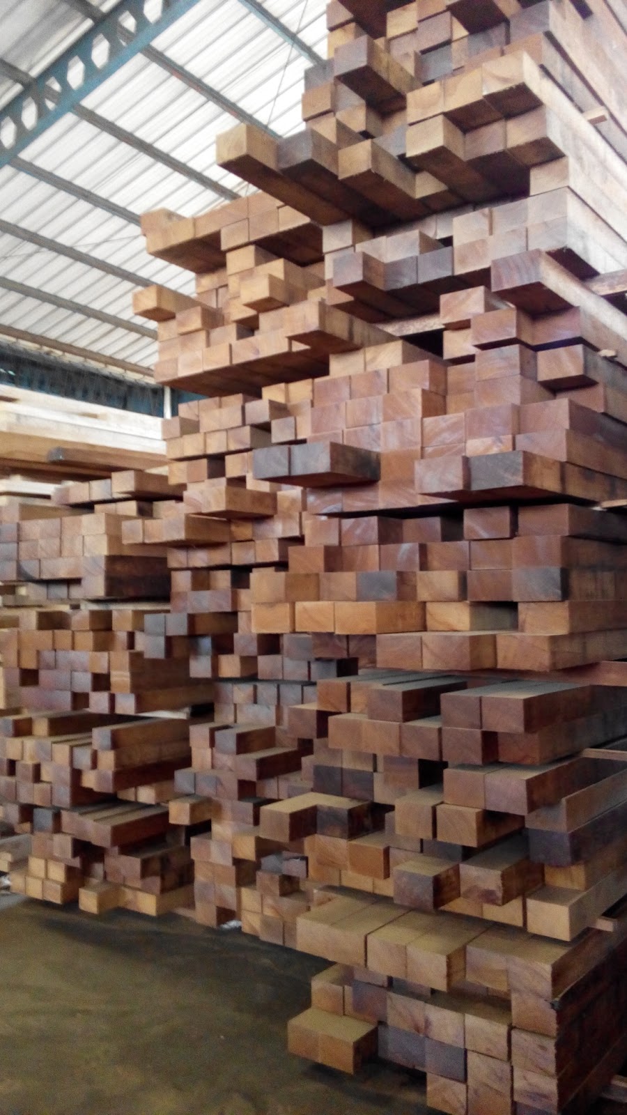 SUPPLIER KAYU MERBAU PAPUA | Supplier Merbau PT. Sariwana Unggul Mandiri