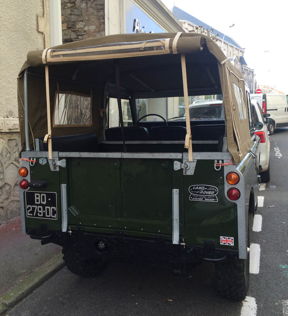 MotArt: Land Rover serie IIA in Biarritz