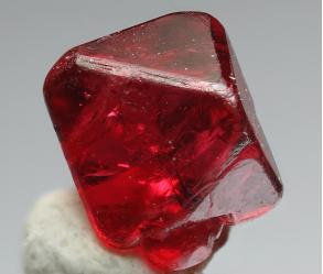 The Samarian Spinel, largest gem stone in the world, - famous gems ...