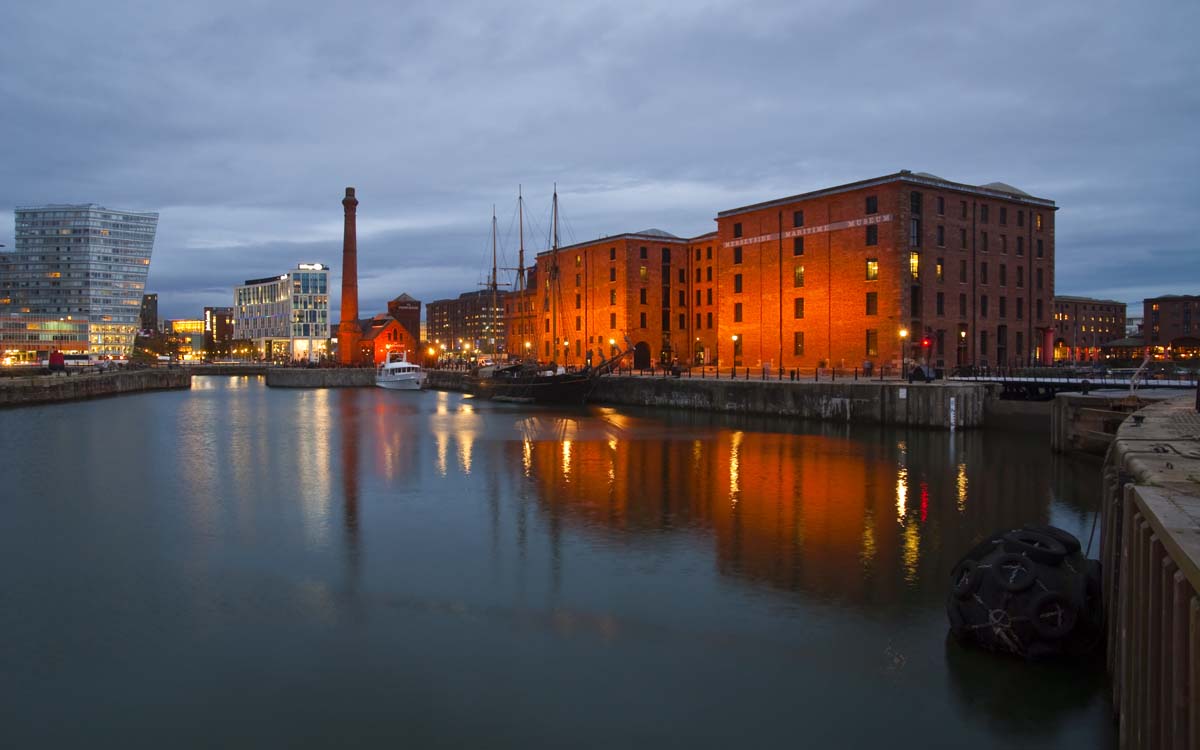 Ron Davies Photography: In Camera ... New Liverpool Scenes