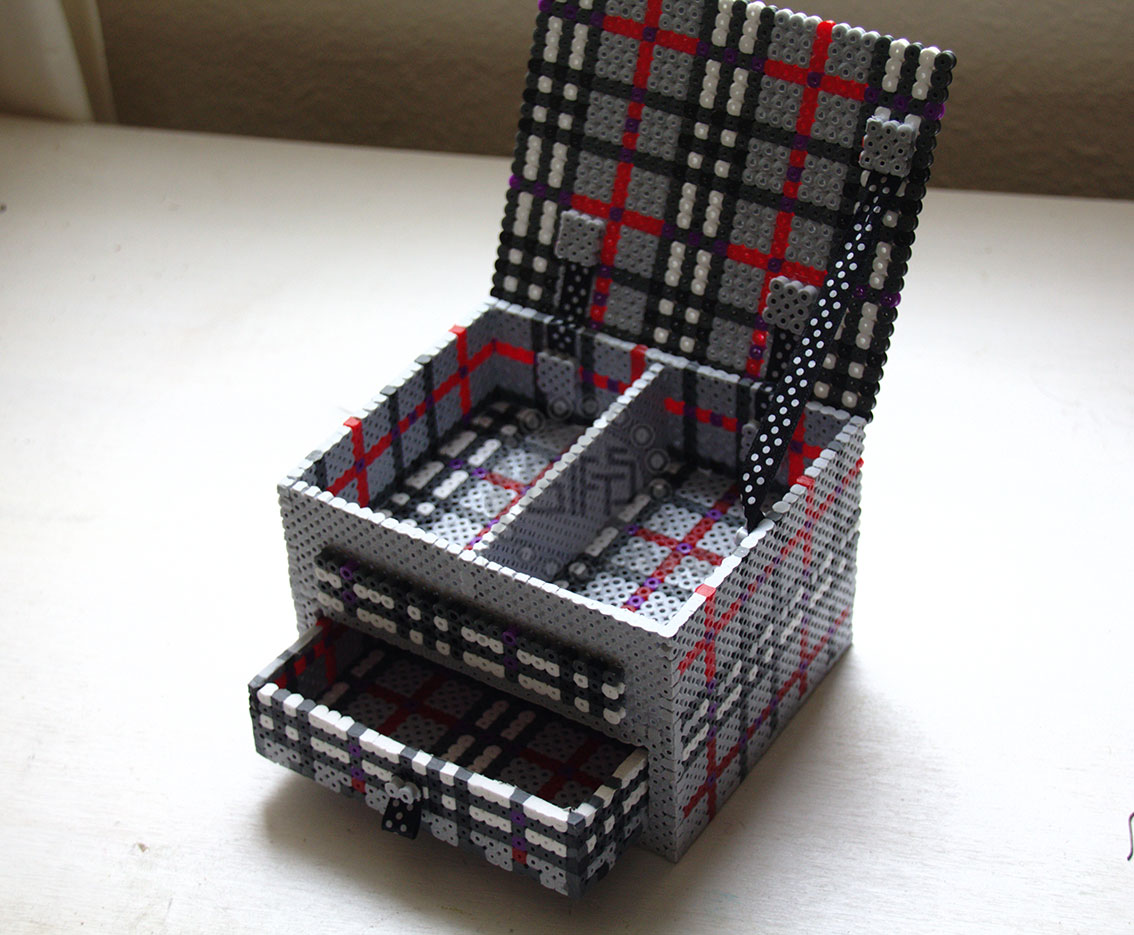 Hama gifts: Elena: Jewelery perler box