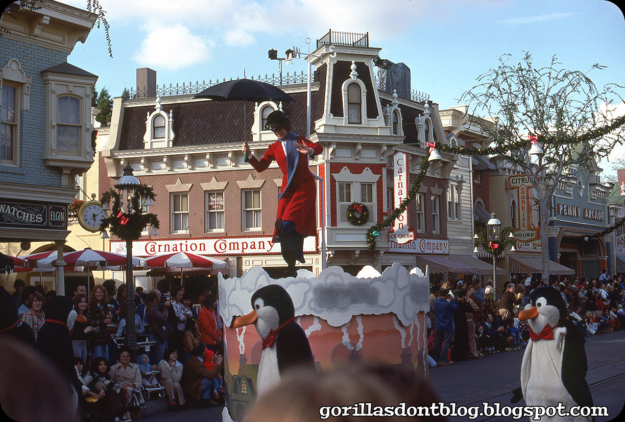 GORILLAS DON'T BLOG: 1977 Christmas Parade