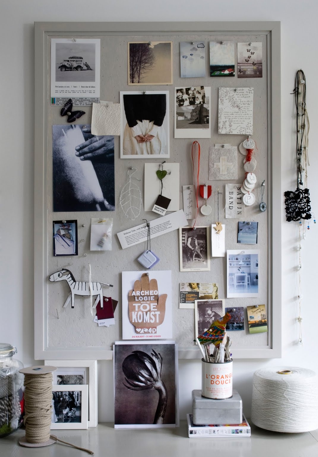hellothula: Good idea... inspiration pin boards for your home or workspace.
