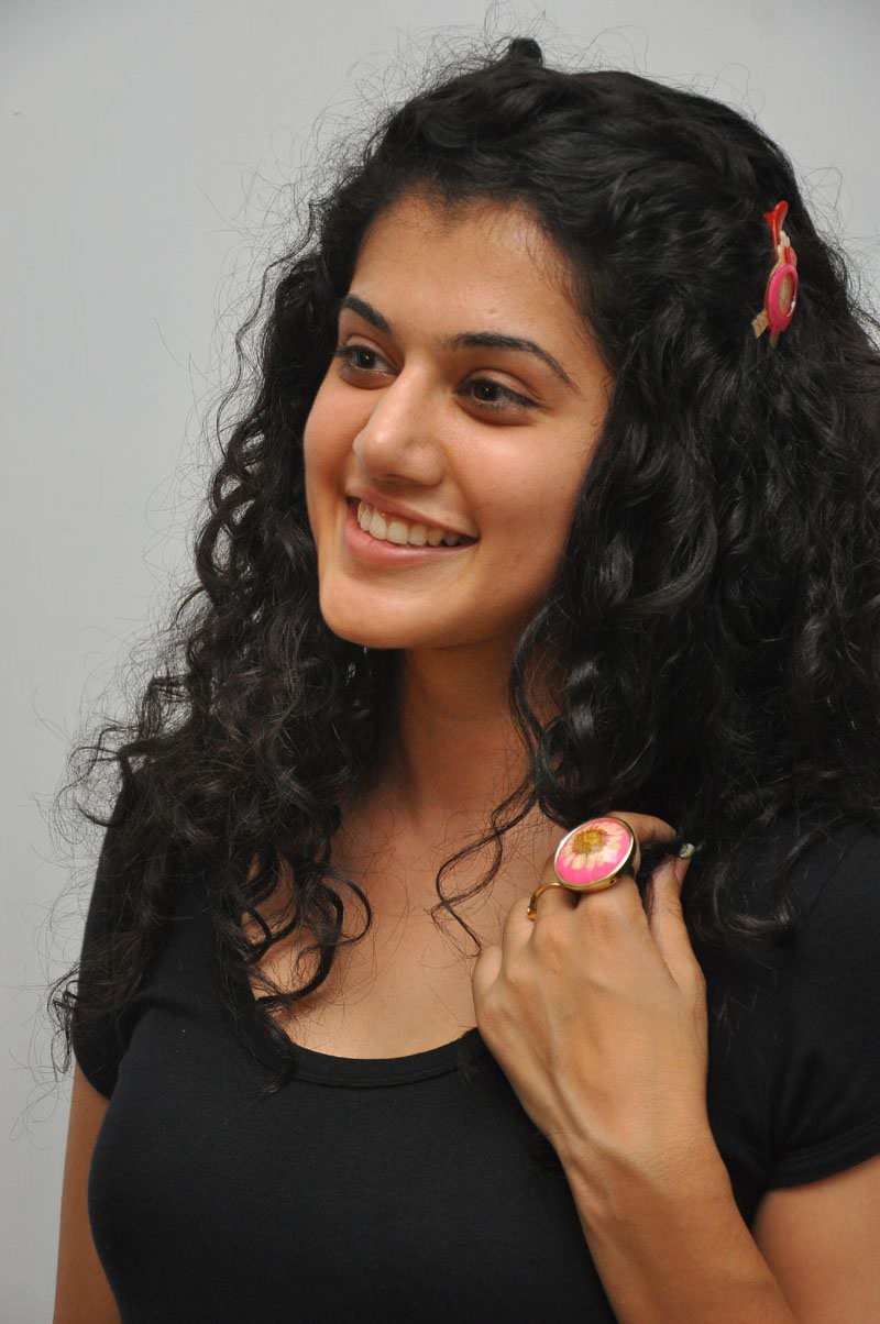 High Quality Images: Tapsee Latest Hot Photoshoot
