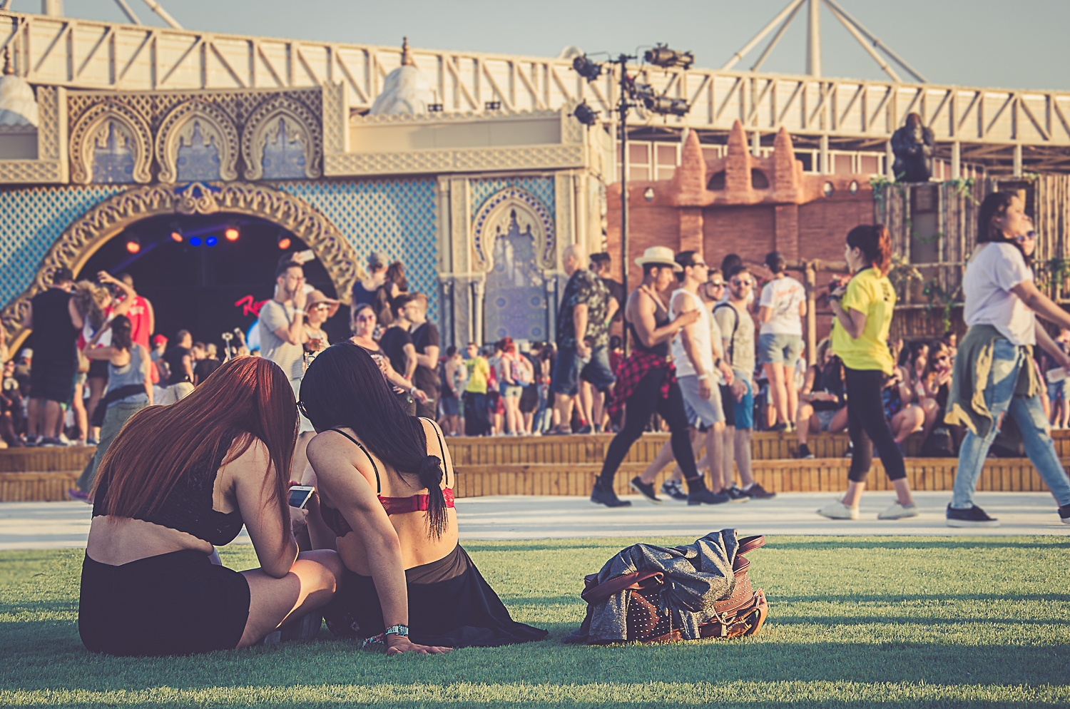 Primeiro dia de Rock in Rio tem show de imagens e clima colorido na ...
