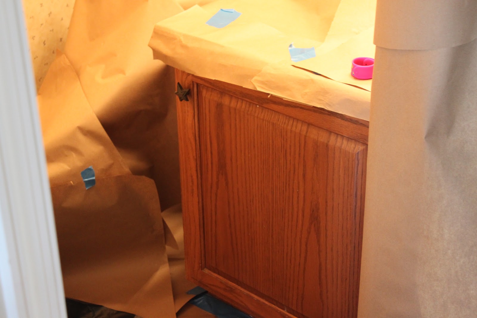 This Mama's Cave: Spray Painting Cabinets - Yes, You Can!