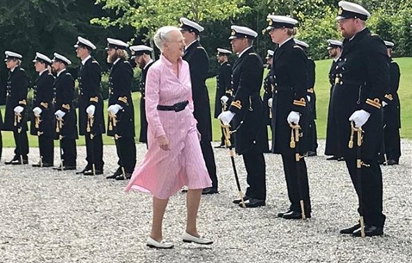 Queen Margrethe received new officers from the Navy at Marselisborg Palace