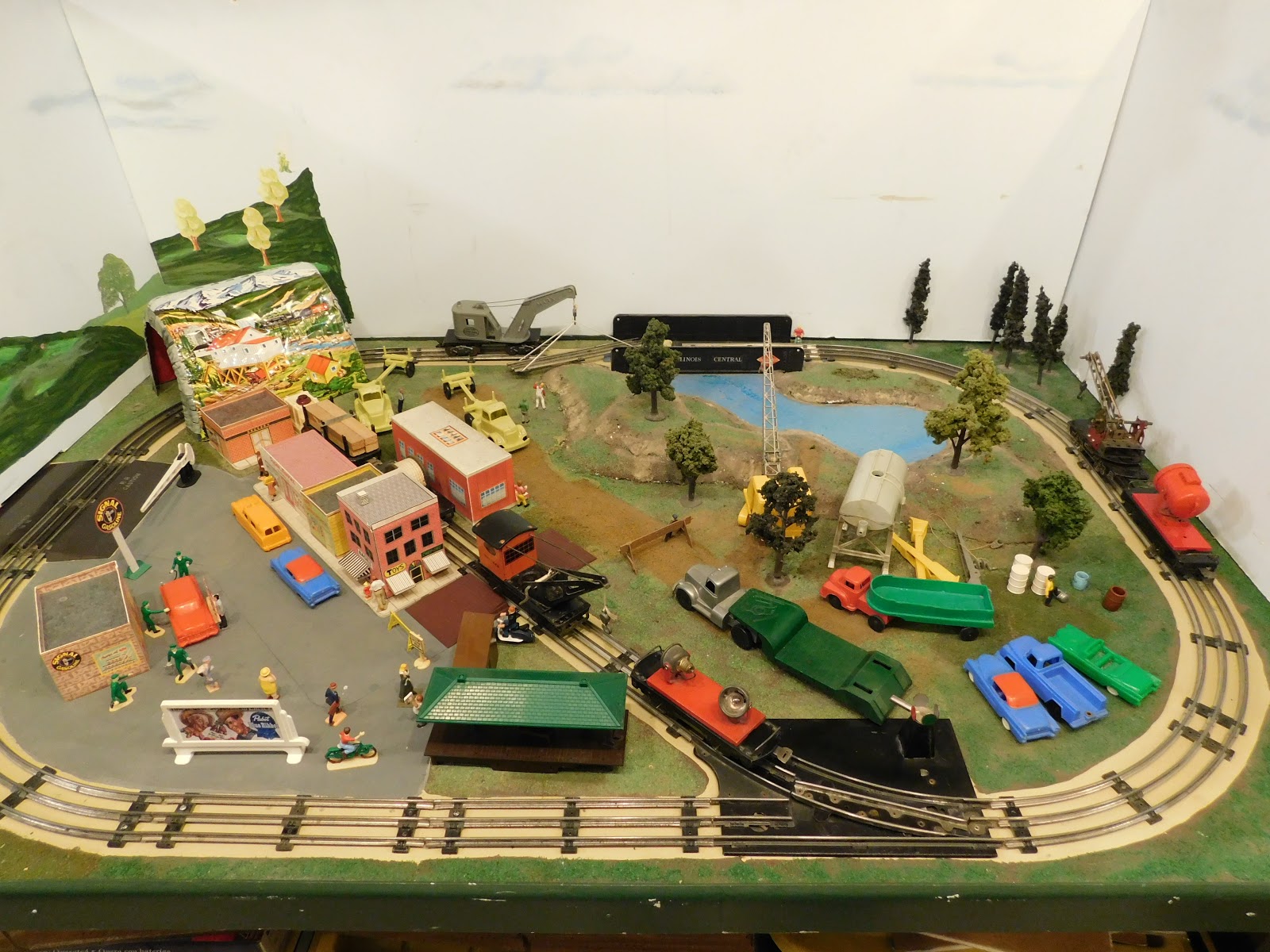 Toys and Stuff: TRAIN TIME: The Edge of Town Layout Starts Getting a ...