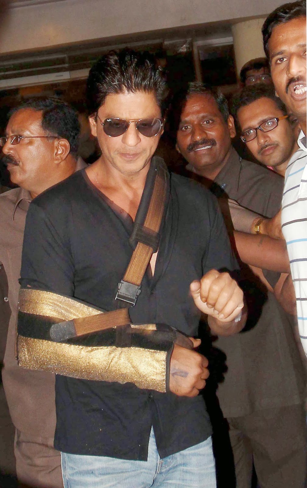 Shahrukh Khan injured during 'Happy New Year' shooting - Images ...