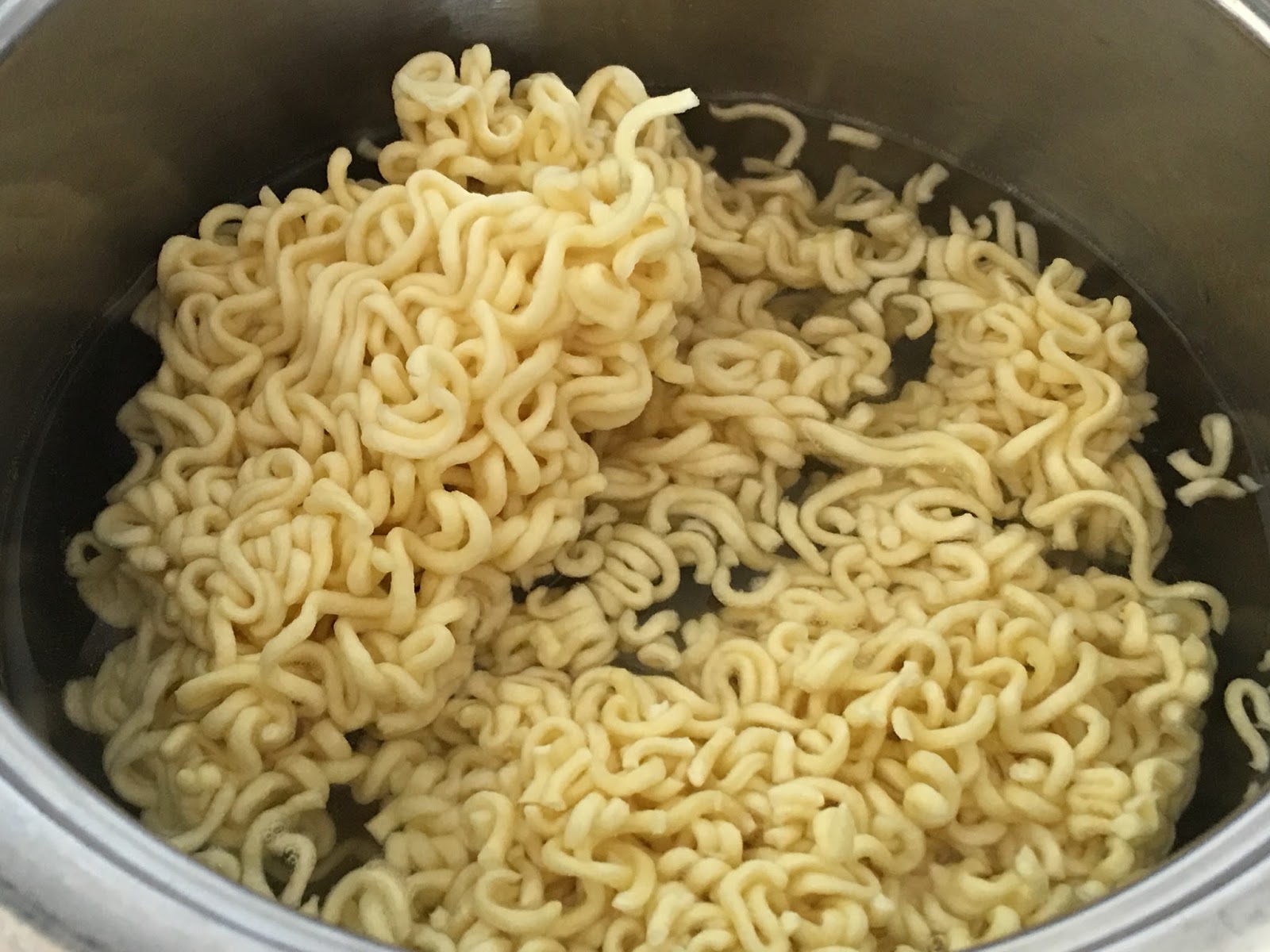 How to make 라면 (Shin Ramyun) | HAUS