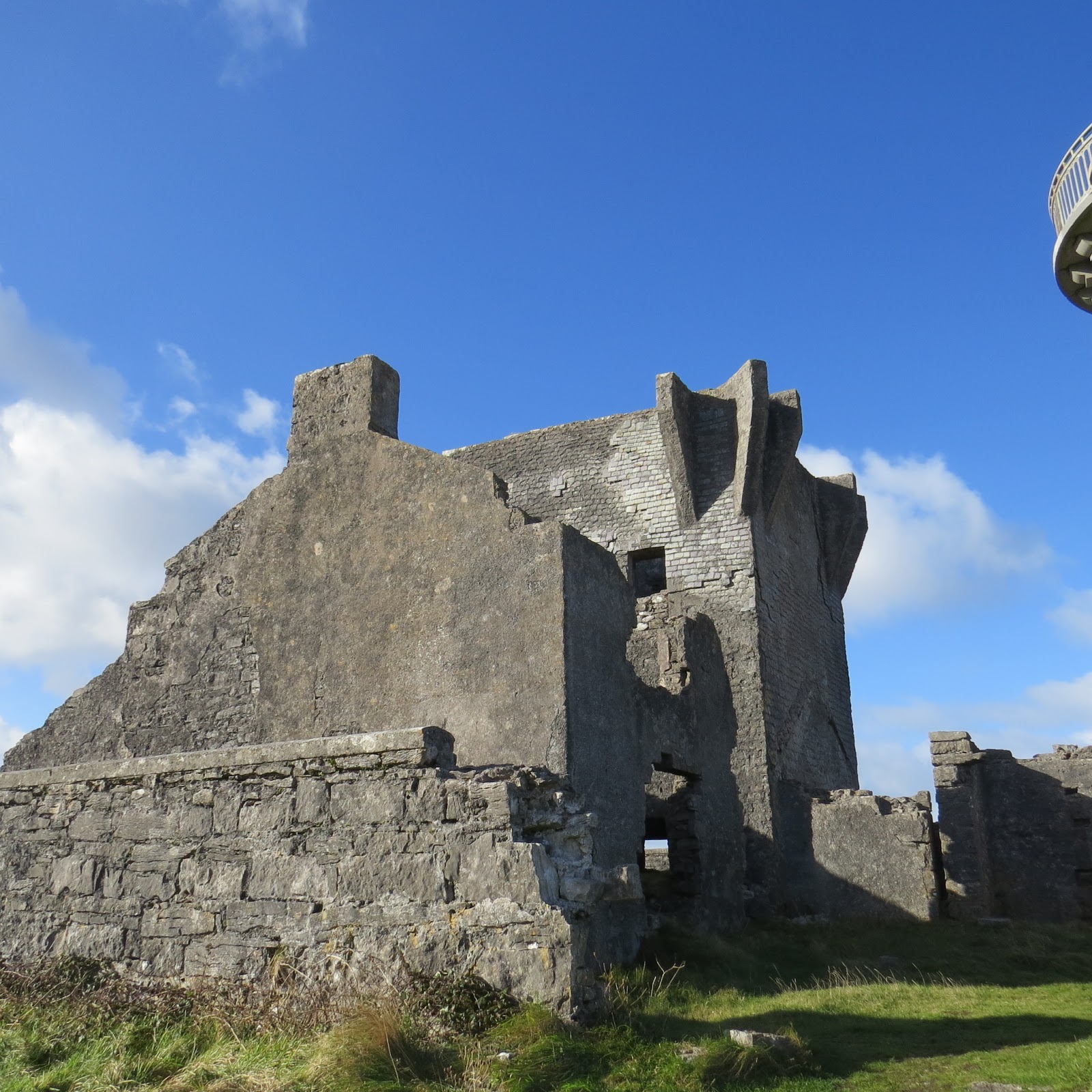 Pete's Irish Lighthouses: Inis Mor (Dun Oghil) Light