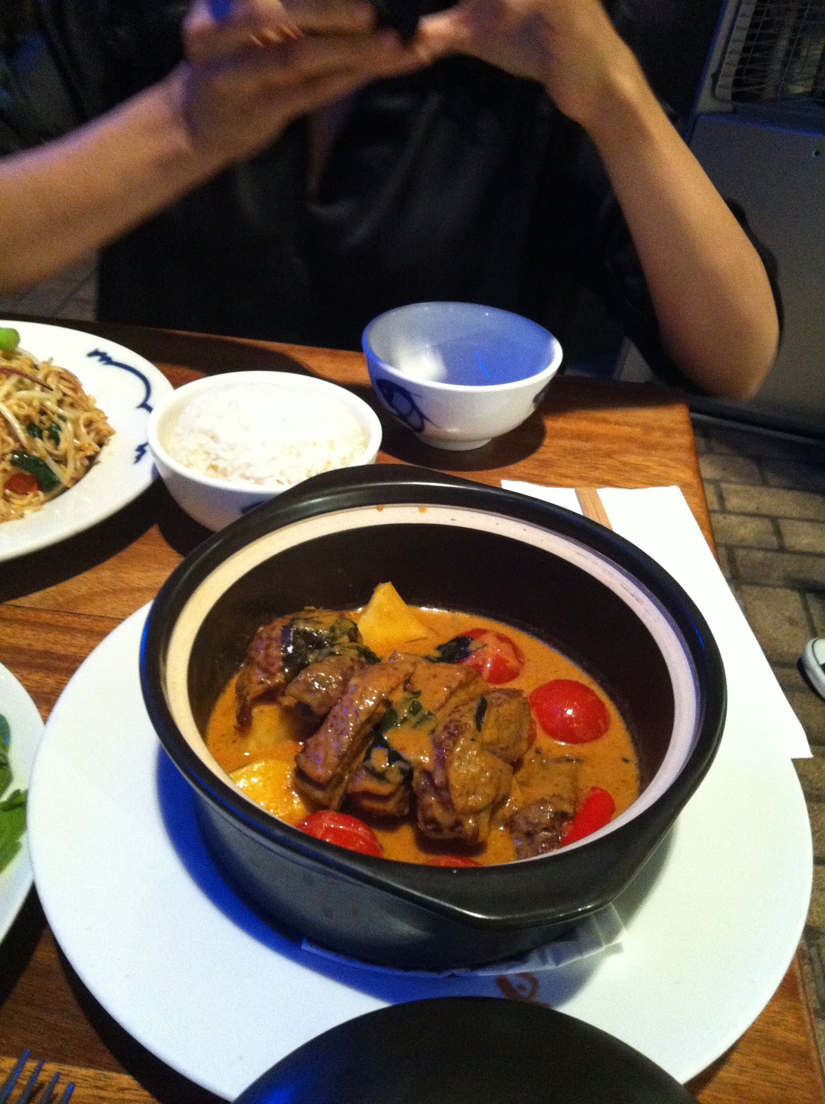 REVIEW: CHA CHA MOON - London On The Inside