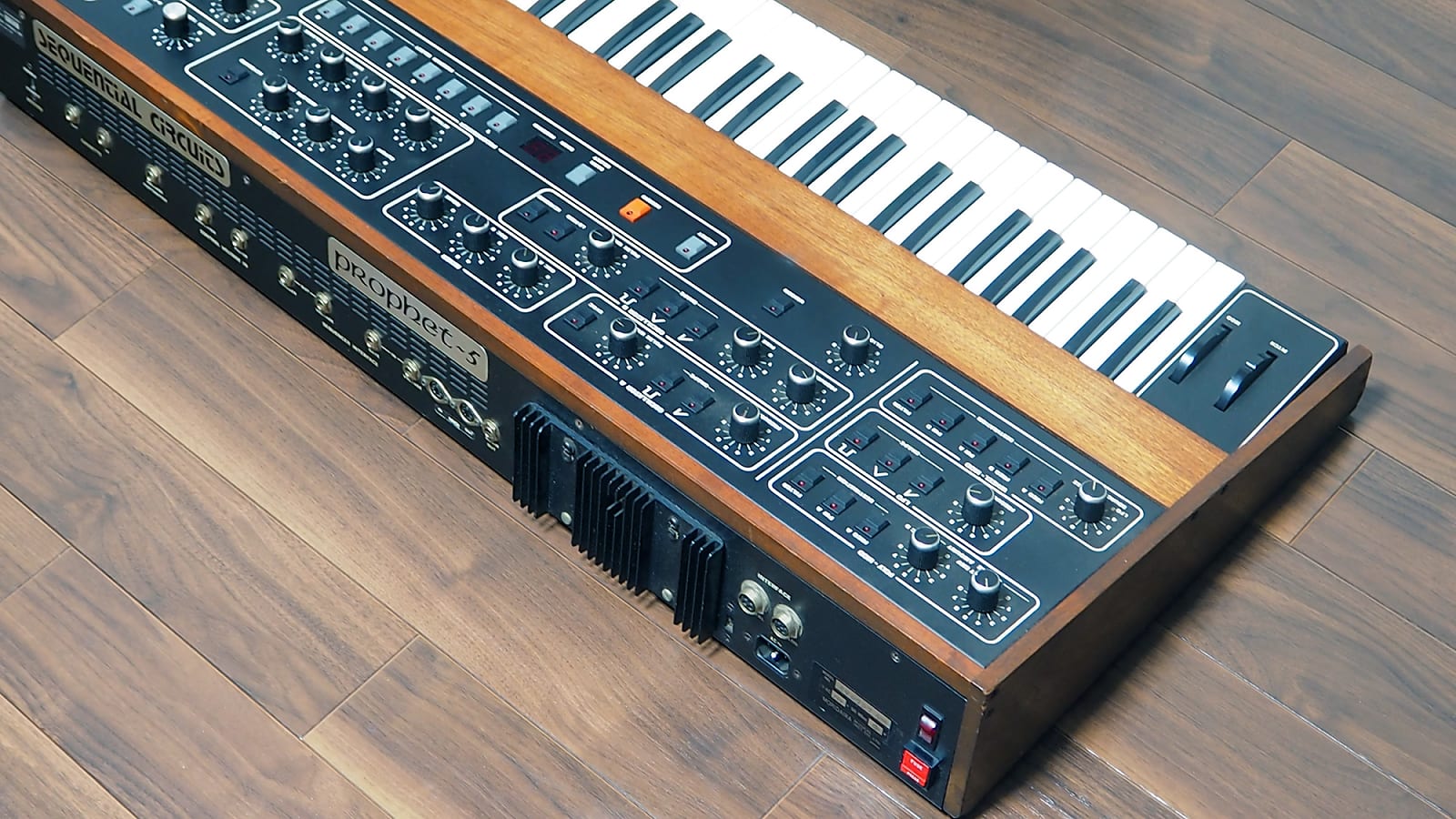 MATRIXSYNTH: Sequential Circuits Prophet 5 Rev 3 SN 6303 w/ MIDI