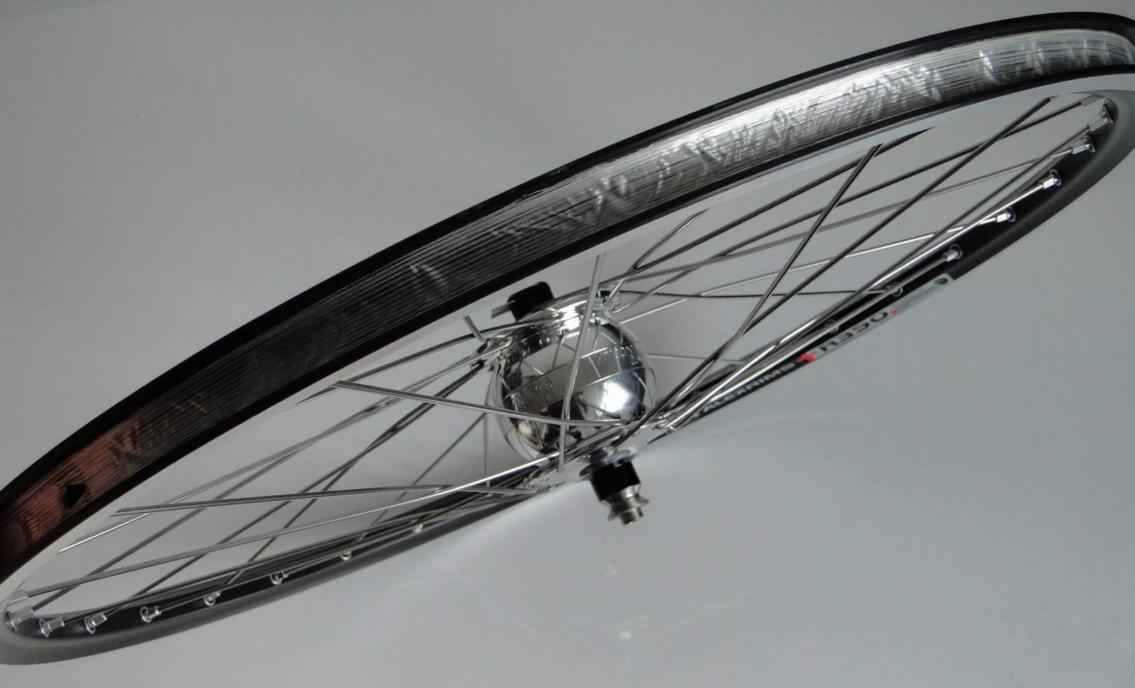 Custom Recumbent Wheels: Son Delux Alex R390 32 spokes