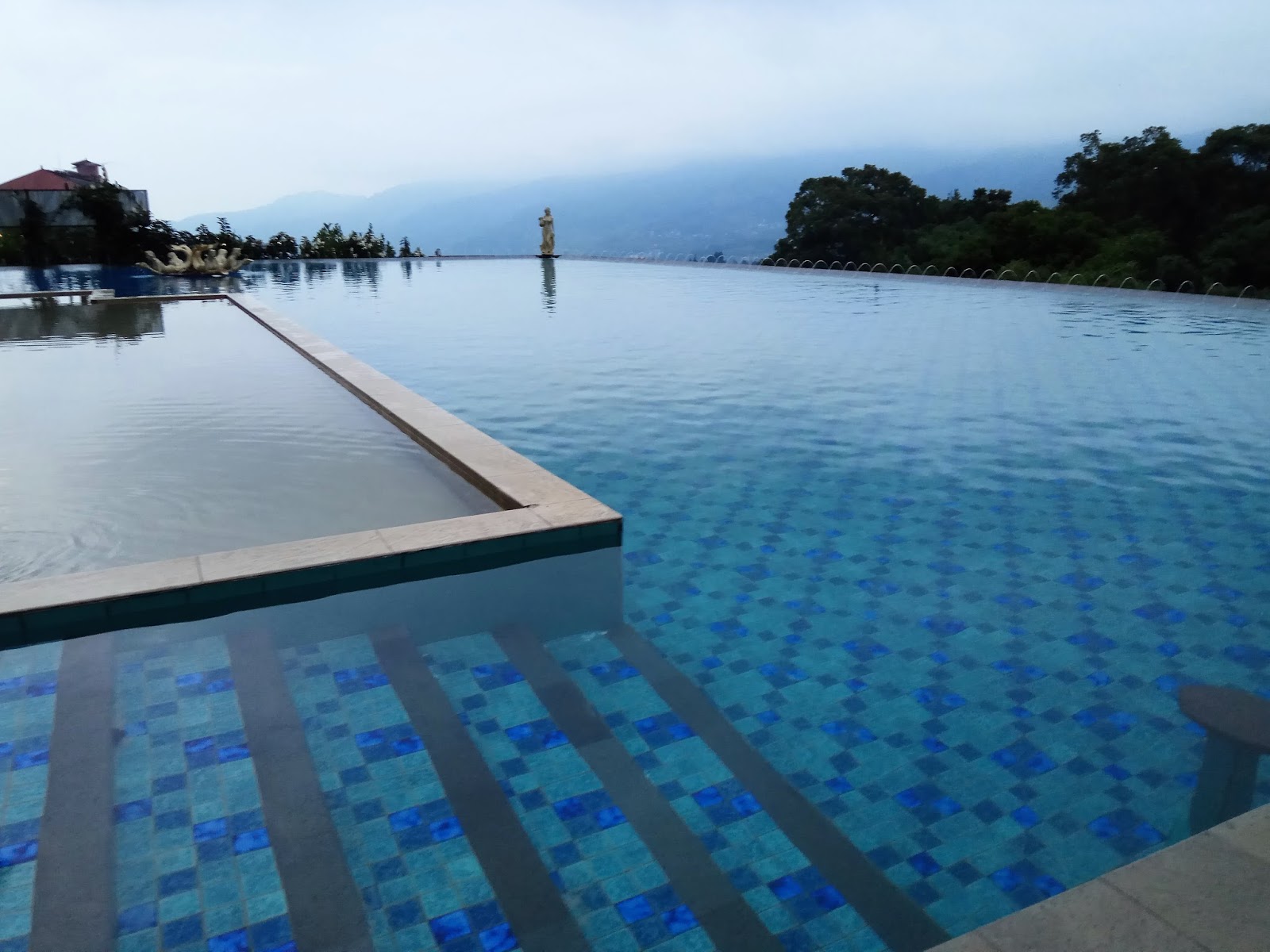 Pengalaman Menginap di Hotel Seruni Cisarua Puncak