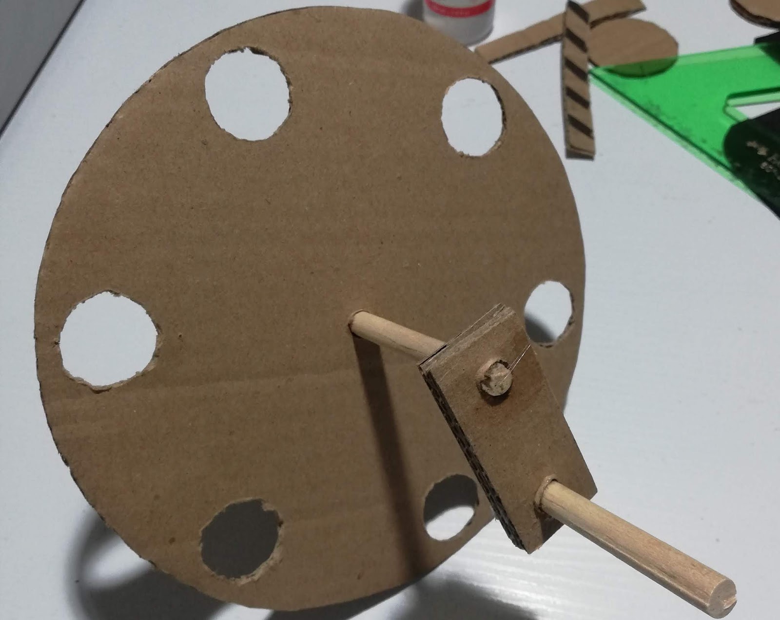 AUTÓMATA MARBLE EN CARTÓN