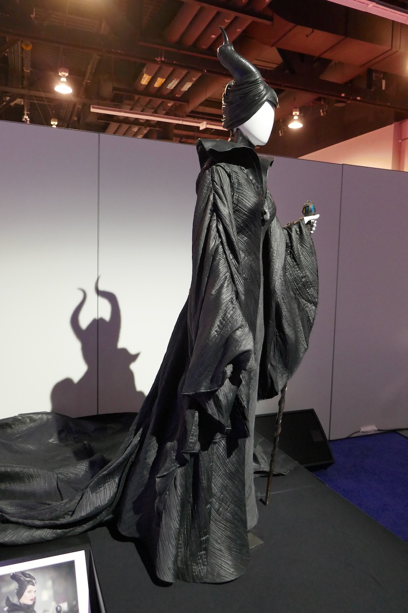 Hollywood Movie Costumes and Props: Angelina Jolie's 2014 Maleficent ...