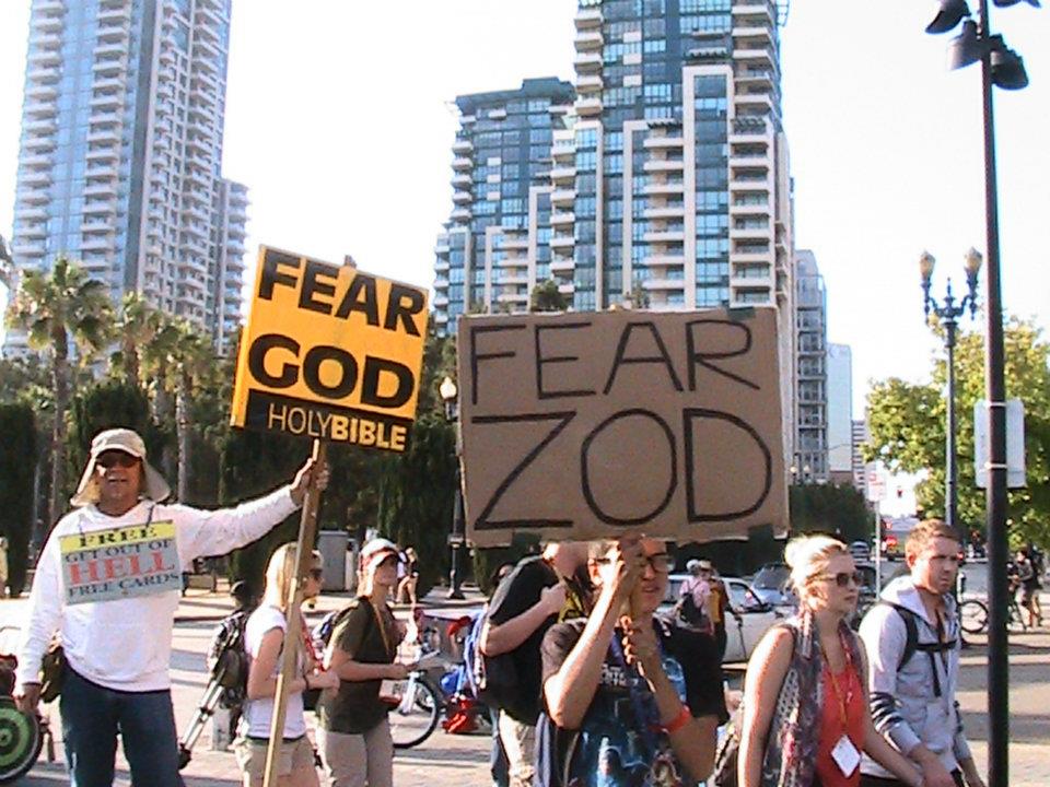 Christians Protest Comic Con AGAIN | Oh yes I am