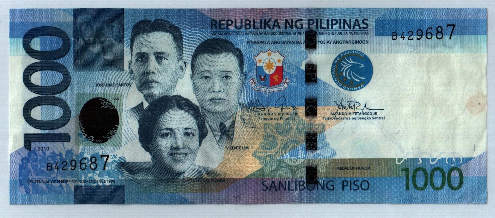 The private collection of banknotes from around the countries in the ...