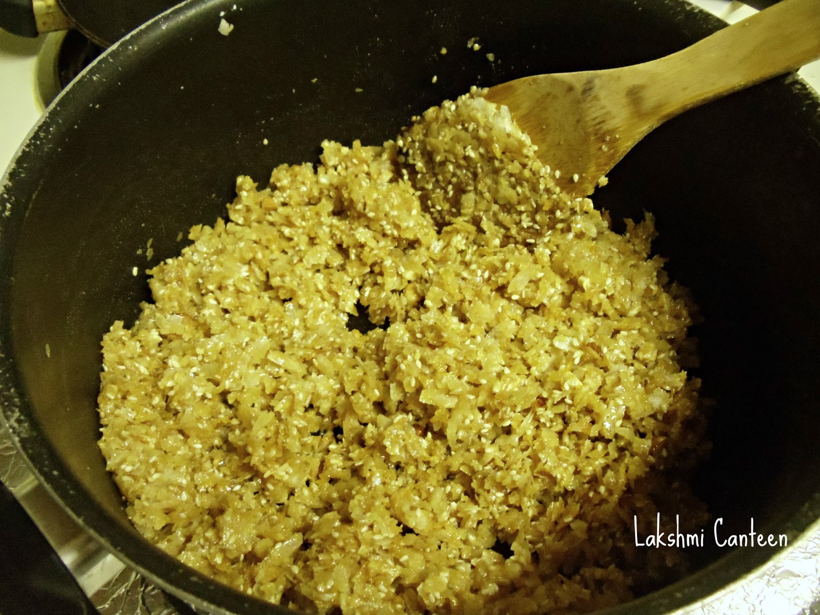 Lakshmi Canteen: Phova Maandi (Rice Flakes Burfi)