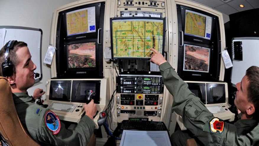 Pemanfaatan Komputer di Bidang Pemerintah, Perbankan, Militer