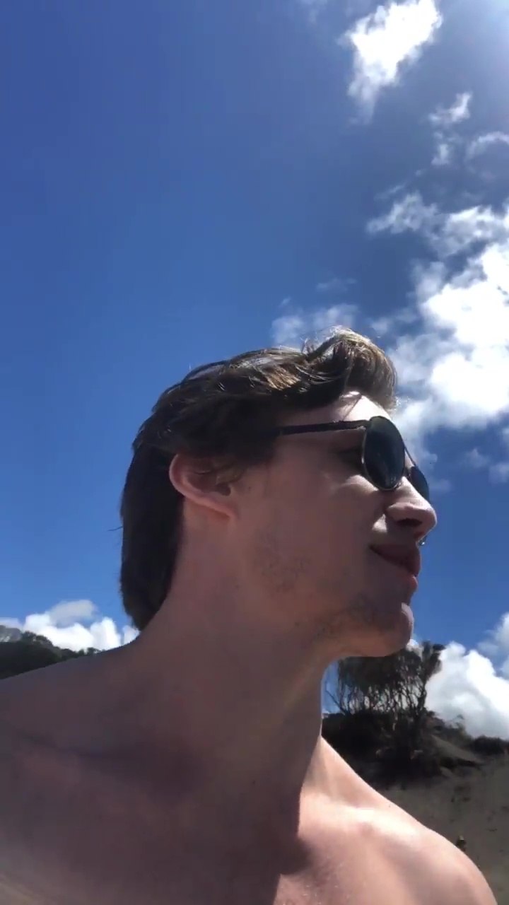 ausCAPS: Henry Rolleston shirtless on Instagram