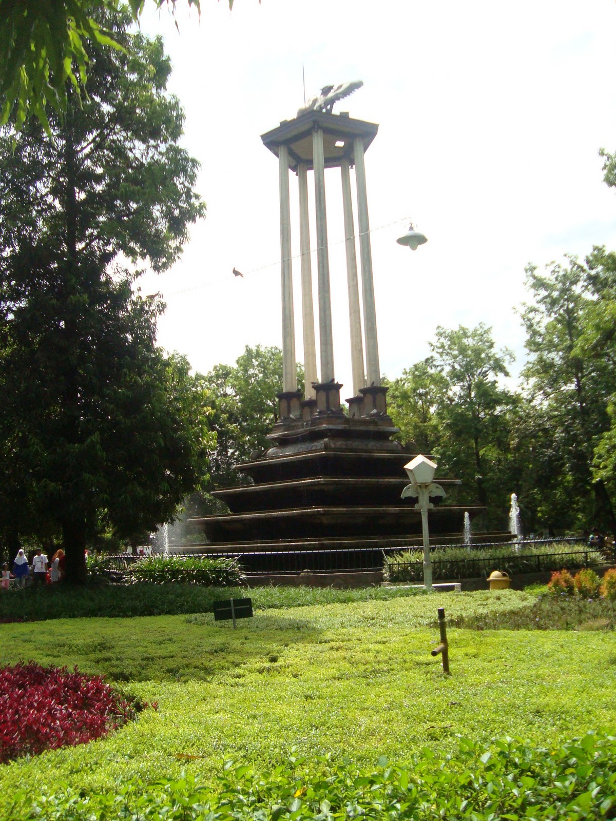 POTRET TULUNGAGUNG: Taman Kusuma Wicitra (Alun-Alun)