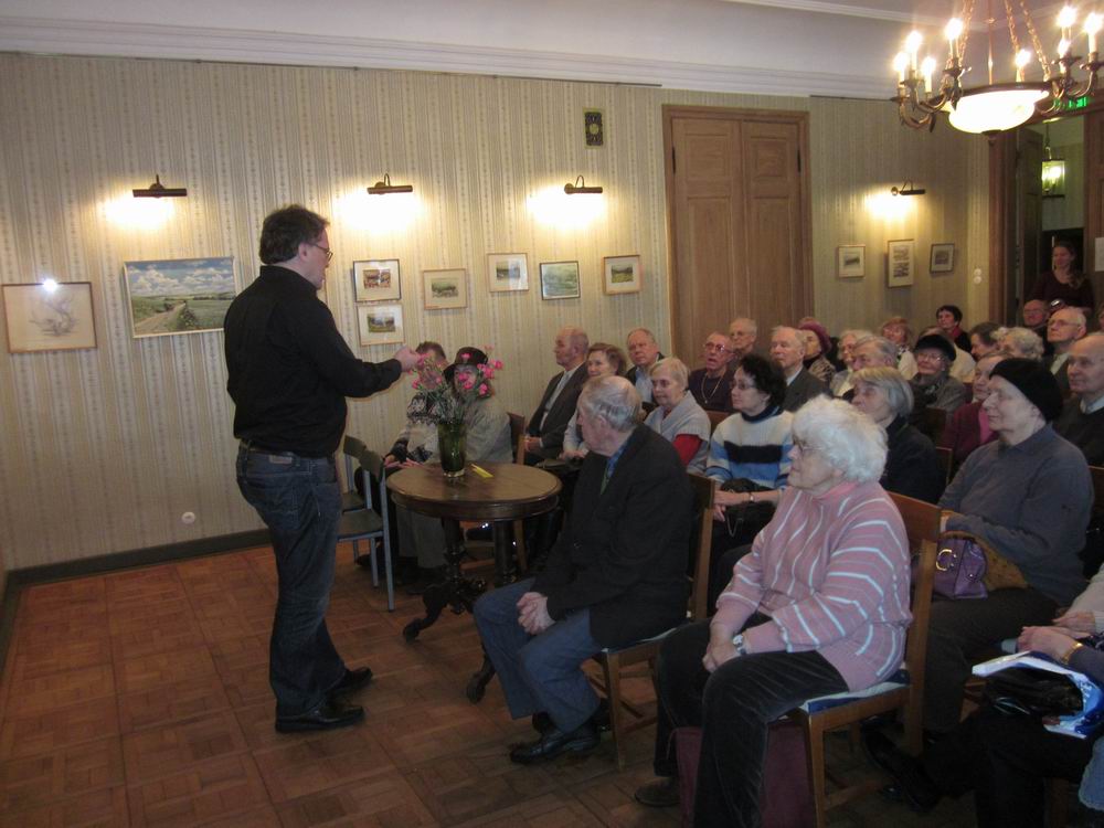 Kolmenimemees: Päevaraamat 1: 1.–15. jaanuar