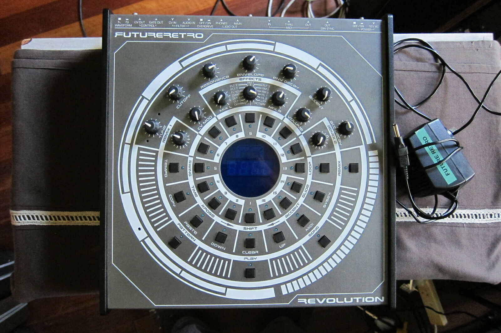 MATRIXSYNTH: Future Retro Revolution Bass Synthesizer