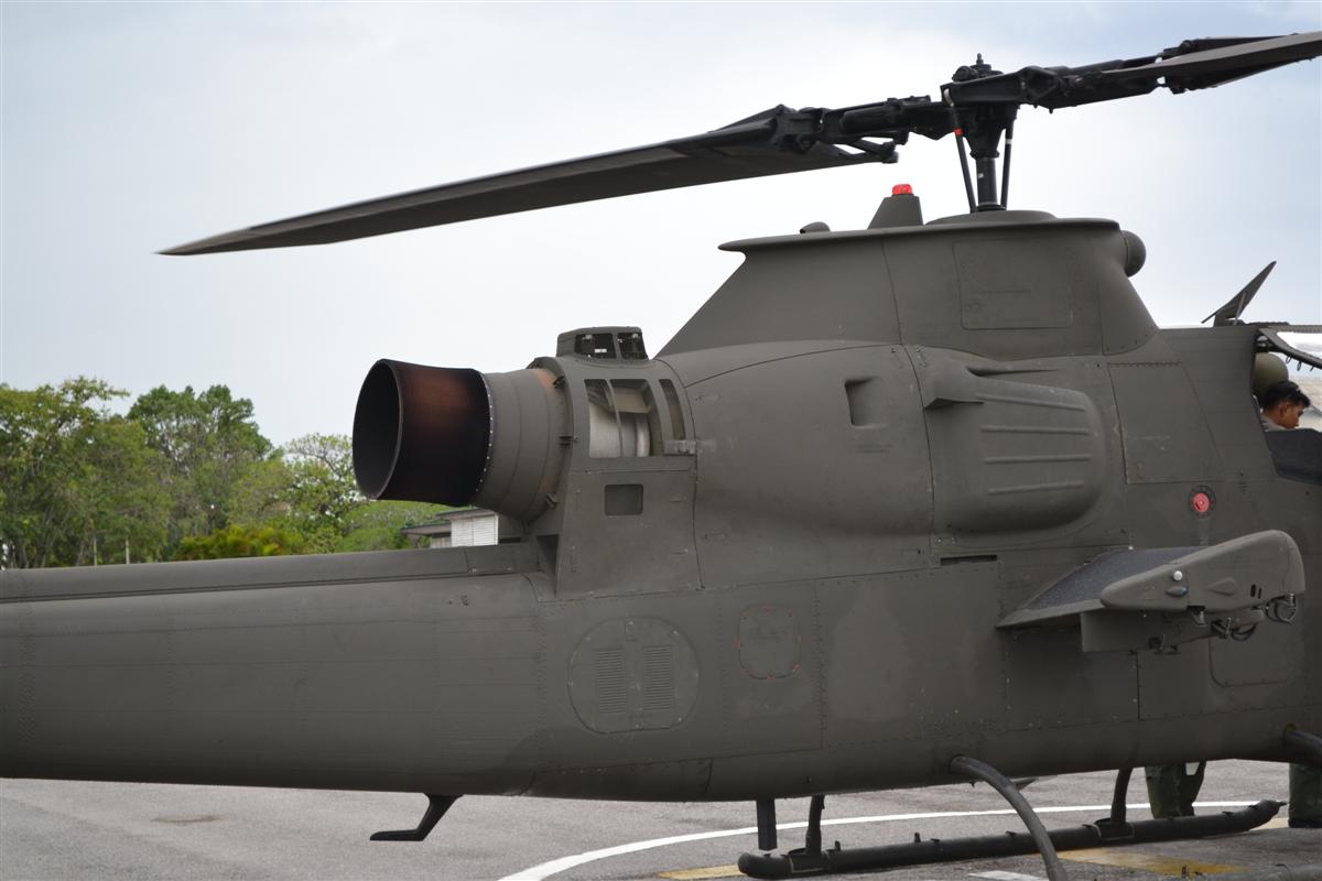 THAIDEFENSE-NEWS: ประมวลภาพ AH-1F Cobra และ AS550 C3 Fennec