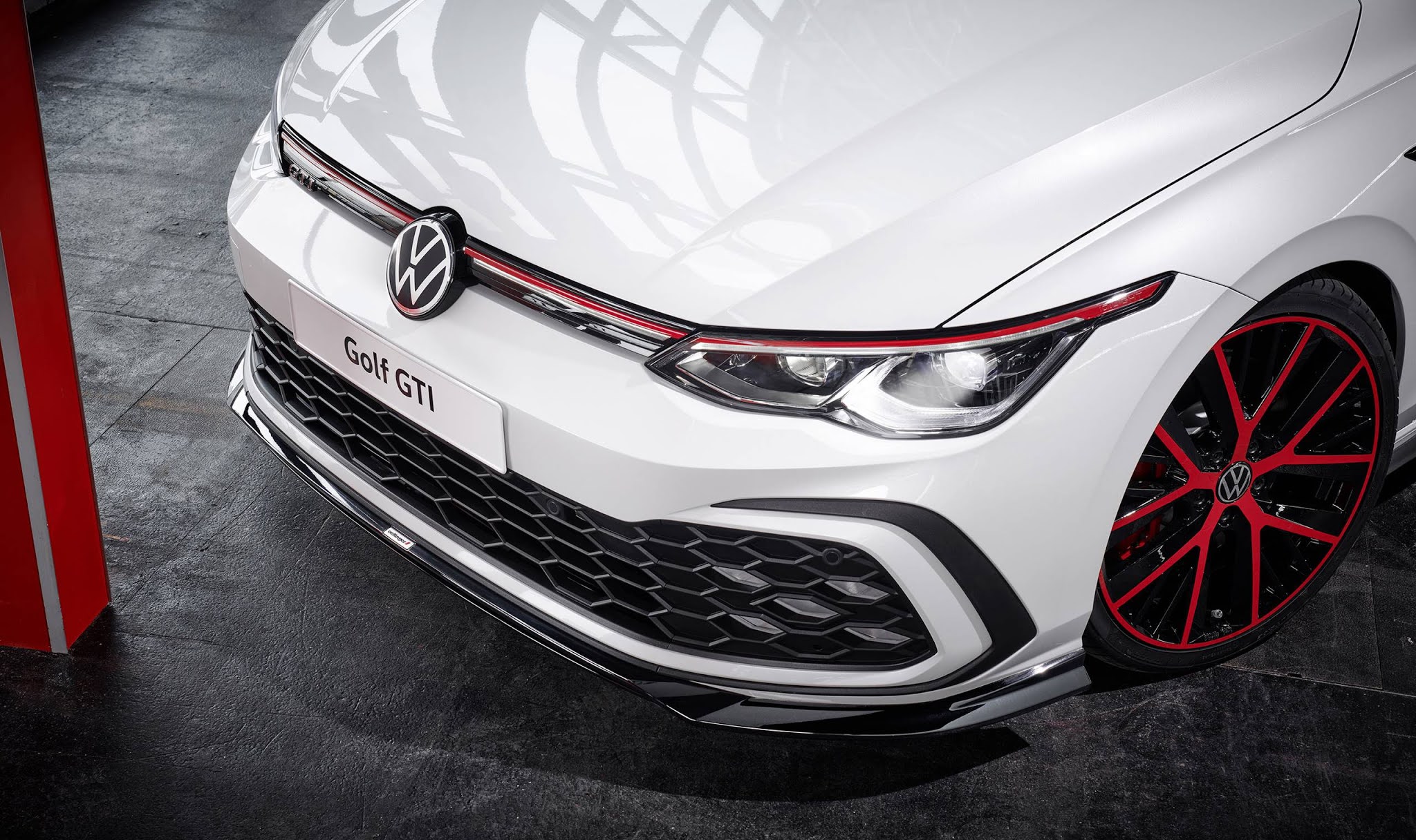 VW Golf GTI Mk8 rebaixado e personalizado pela OETTINGER - fotos e detalhes
