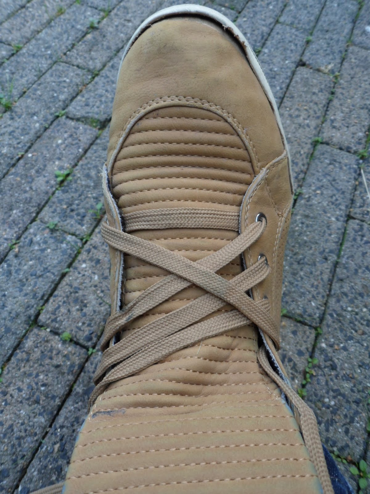 Driewerf Hoera: Veter strikken