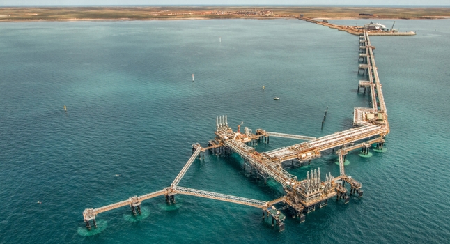 MEC&F Expert Engineers : Workers at Chevron’s Gorgon LNG gas project on ...