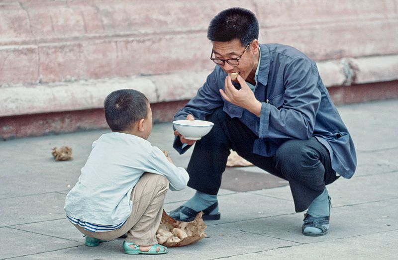 50 Impressive Photos That Capture Everyday Life of China in the Late ...