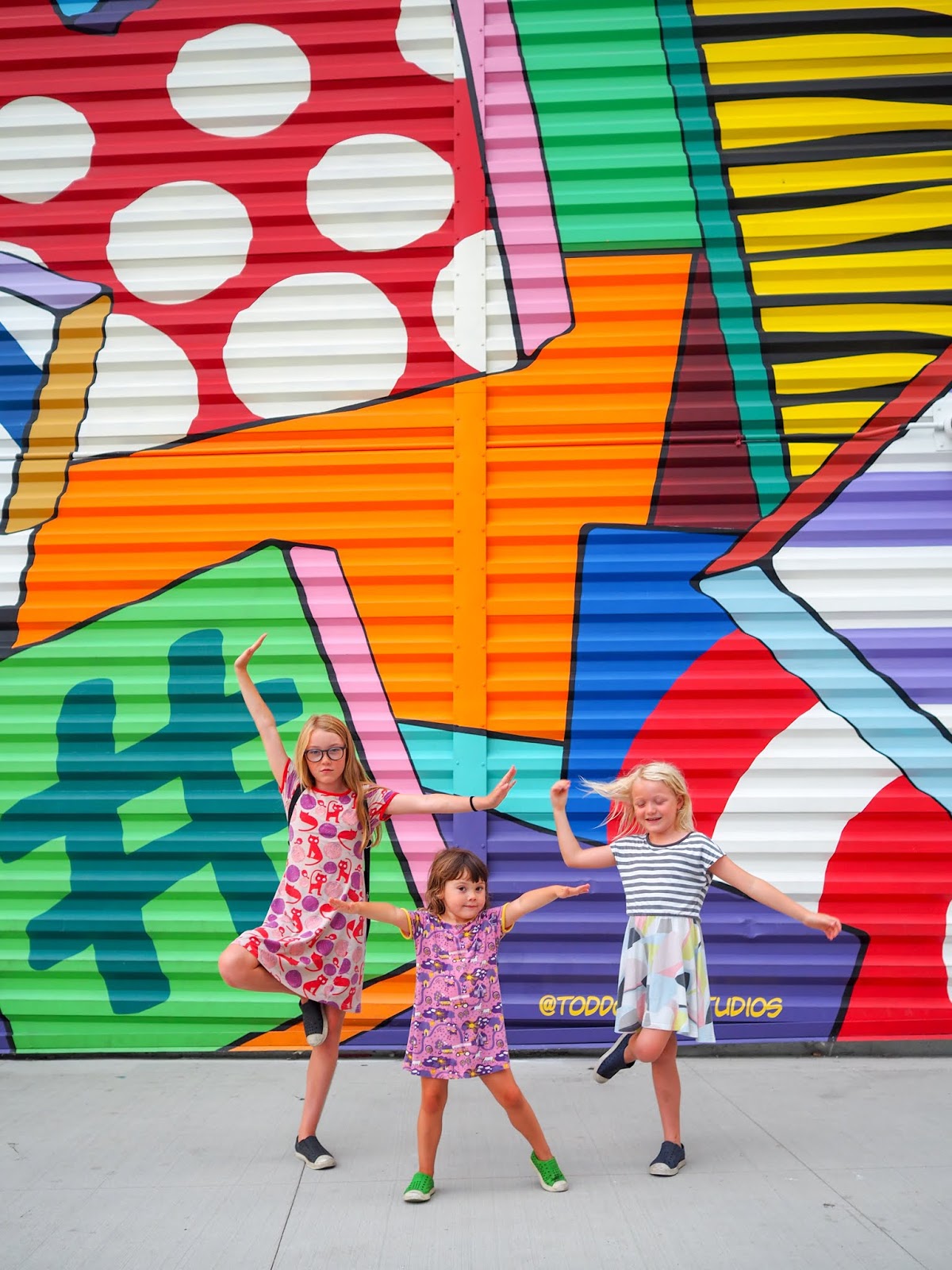 Little Hiccups: 30 Tips for Taking the Best Street Art Photos with Kids