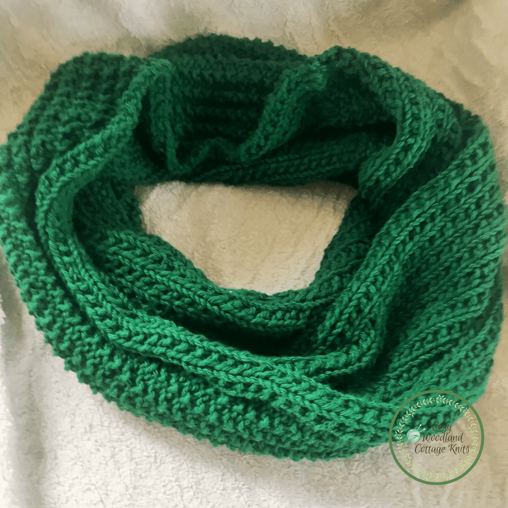 Cozy Woodland Cottage Knits: Knitted Snood