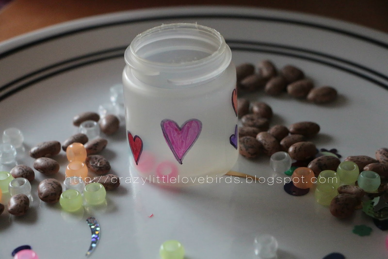 Crazylittlelovebirds: Making shakers. - A fun DIY for little ones.