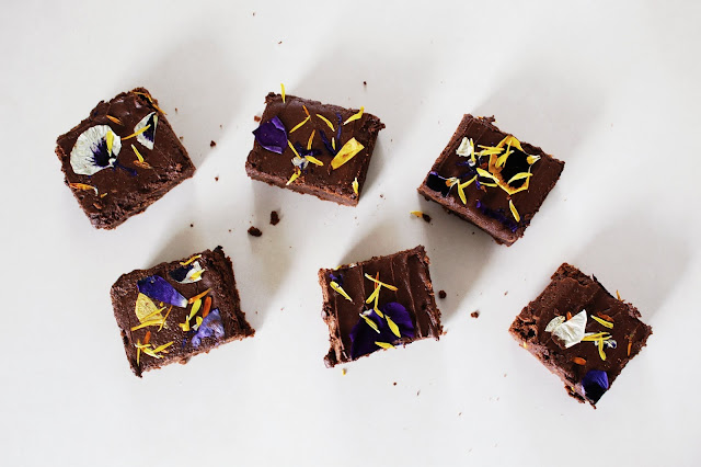 Autumn Amelia: Spring Brownies With Edible Flowers