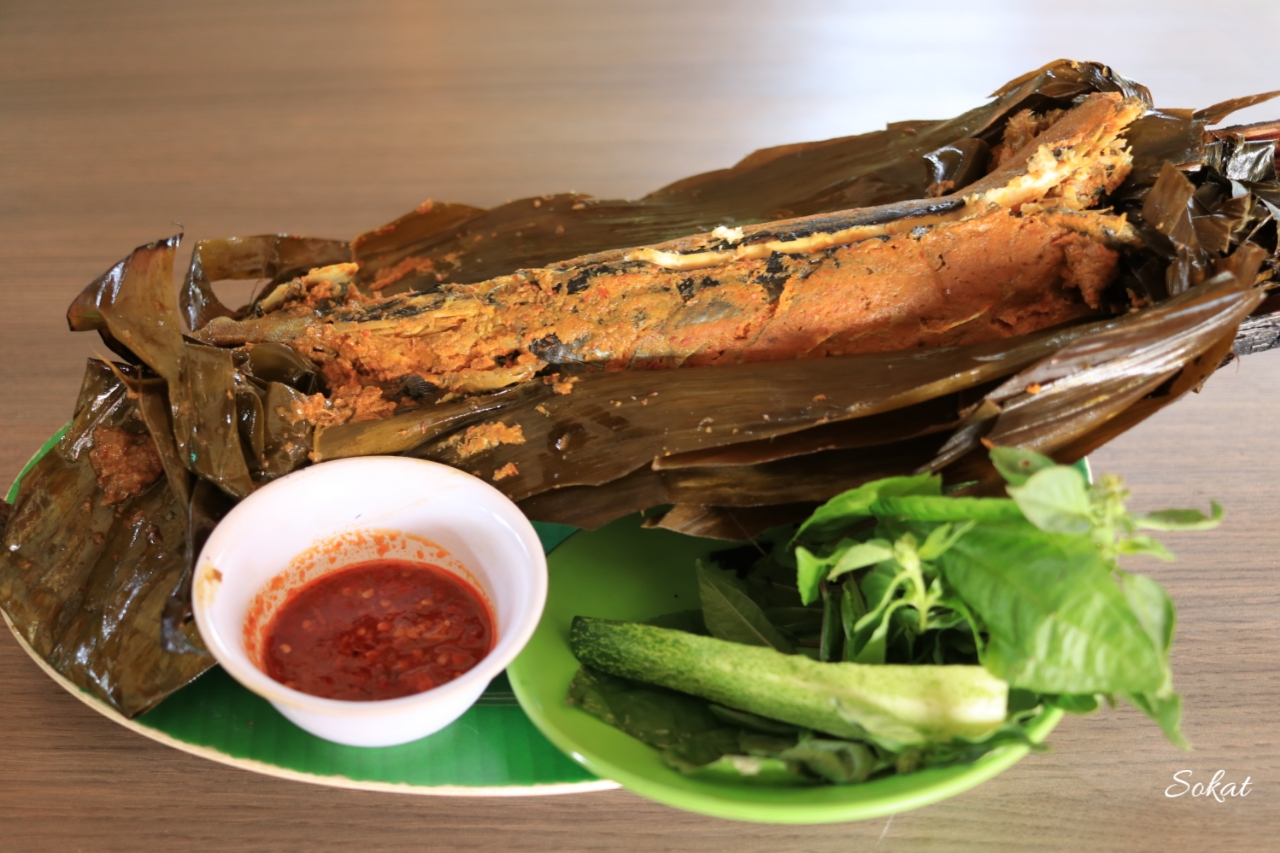 Lesehan di Resto Ikan Bakar Bambu Haur