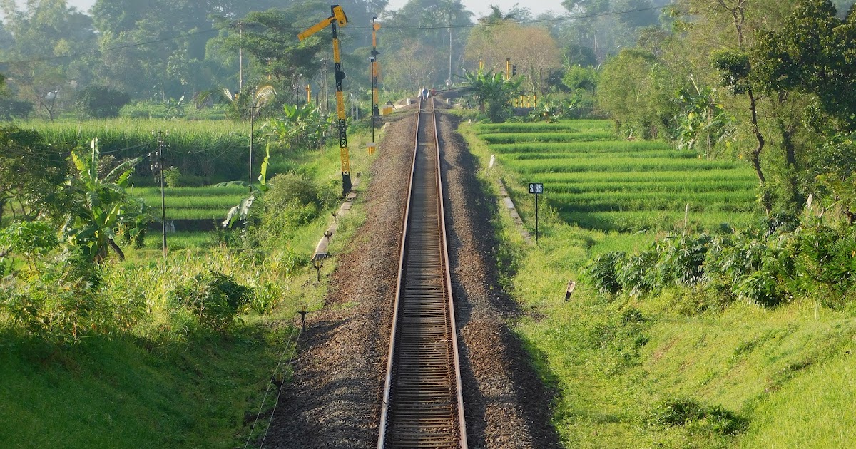 Kereta Api Indonesia: Mengapa Jalur Rel KA di Indonesia Banyak Yang ...