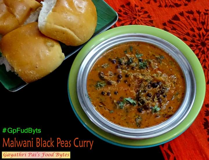 Gayathri Pai's Food Bytes: Malvani Black Peas (Kala Vatana) Curry.