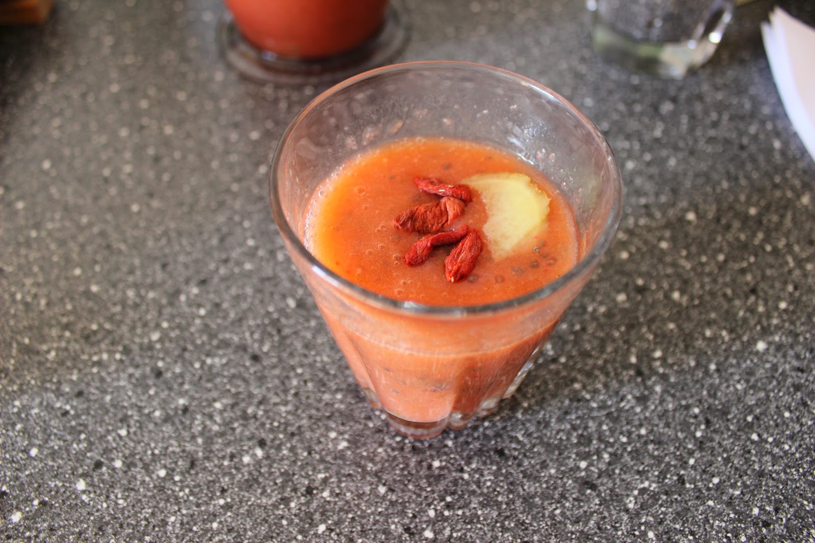 GOLD to green: Food Friday: Strawberry x Mango Juice