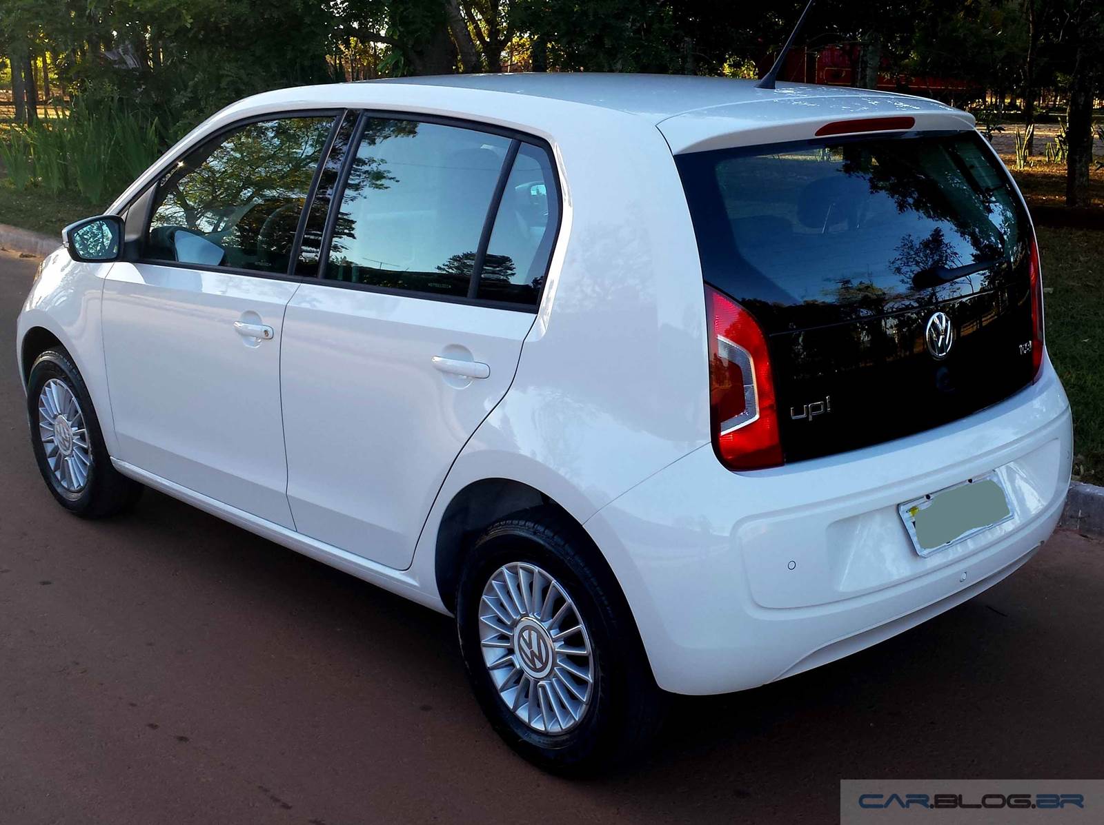 Volkswagen Up! TSI 2016 chega para teste de longa duração