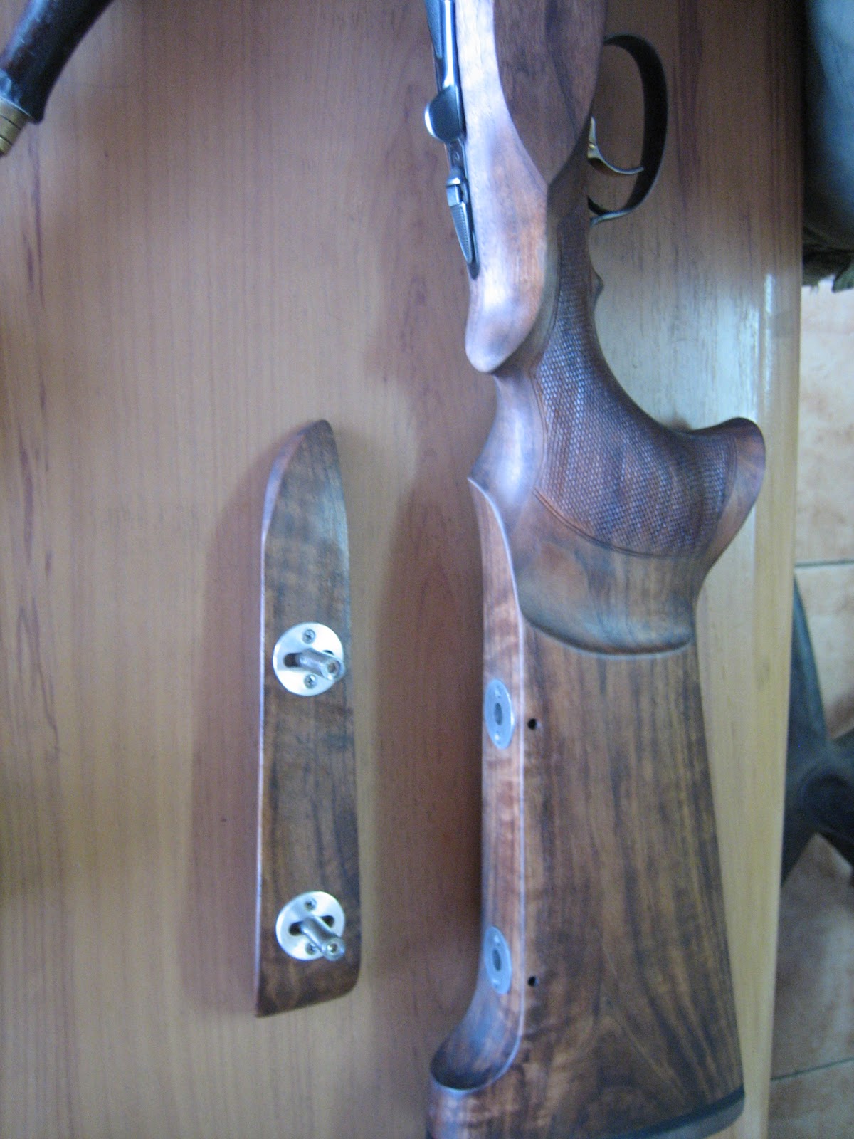 ΟΠΛΟΥΡΓΕΙΟ ΜΟΥΖΟΥΡΗ / Gunsmith workshop - Mouzouris