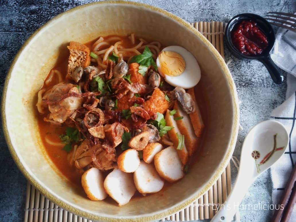 Mee Kari Kerang/ Malaysian Curry Noodles | LYN'S HOMELICIOUS
